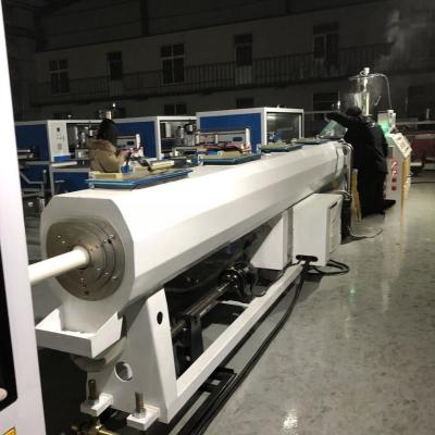 Chine Système d'interconnexion complet Machine de fabrication de tuyaux en PVC pour une efficacité industrielle à vendre