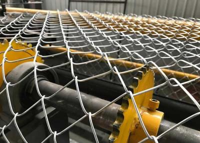 Cina L'elettrotipia ha galvanizzato il recinto del collegamento a catena di Mesh Fences Diamond Mesh Farm del metallo di 55*55mm in vendita
