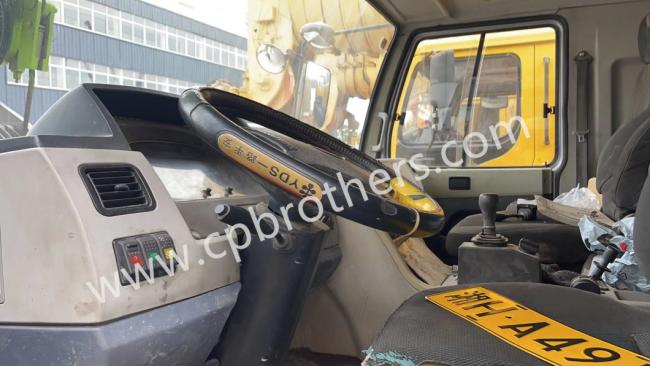 Second Hand All-Terrain 2010 Zoomlion 220ton mobile Truck Crane