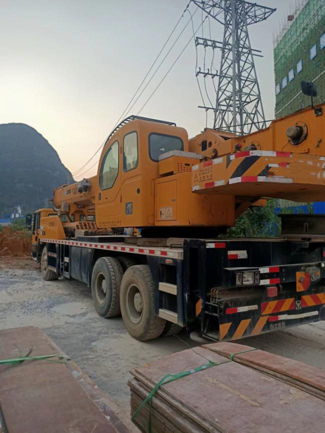 2012 Xg Truck Crane of 30ton