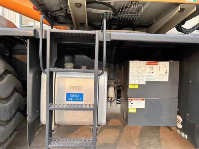 Beautiful Looking Zoomlion 75ton Mobile Cran Construction Equipment