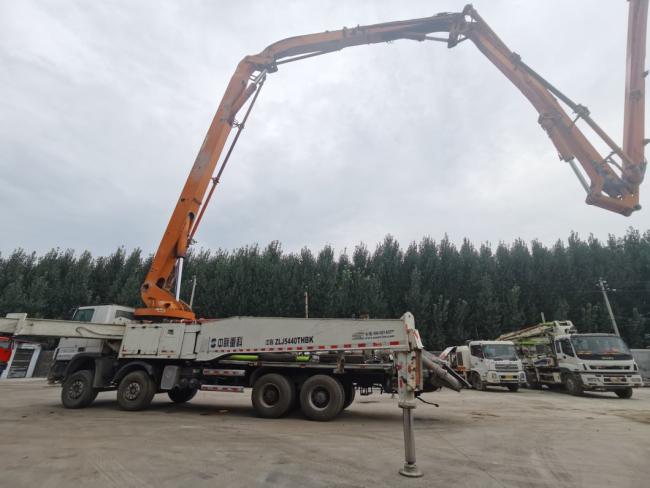 2014 Zoomlion 49 Meter on Benz