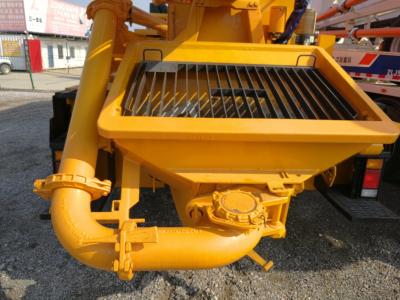 Cina Pompa per calcestruzzo Putzmeister da 36 metri in condizioni rinnovate e con struttura di tipo cilindrico in vendita