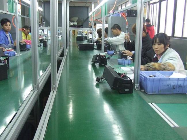 RTL Series Line Interactive 1000VA 700W Pure Sine Wave UPS 2