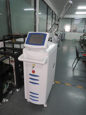 Cina Attrezzatura di bellezza del laser del ND Yag per la macchina di rimozione del tatuaggio/depilazione di marrone in vendita