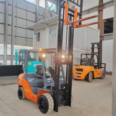 Κίνα Τόιοτα 8F30 Φορκοστάσιο Χρησιμοποιημένη μηχανή ντίζελ εύλογη για καταστήματα δομικών υλικών προς πώληση