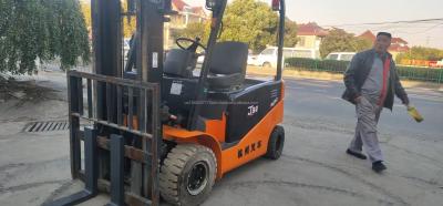 Κίνα Χρησιμοποιούμενο φορτηγό Hangzhou J30 με εξαιρετικές επιδόσεις και βάρος 3000 kg προς πώληση