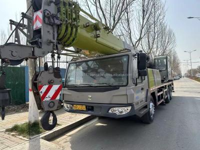 Chine Une grue Zoomlion de 25 tonnes utilisée avec d'excellentes performances et une charge maximale de 4,5 tonnes. à vendre