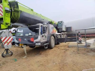 Chine Une grue utilisée de 200 tonnes avec d'excellentes performances et une charge maximale de levage 4.5 à vendre