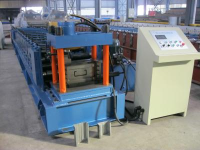 Cina Rotolo d'acciaio del Purlin della muffa Cr12 che forma taglio automatico a macchina per il Purlin in vendita