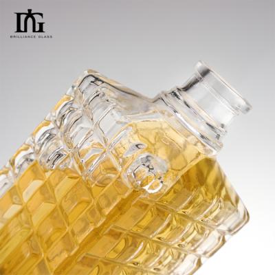 Chine Logo du client acceptable Bouteille en verre de 500 ml pour liqueur de vin spiritueux clair en forme carrée à vendre