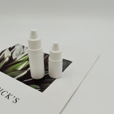 Cina Flacone contagocce liquido in plastica PE da 5 ml 10 ml con tappo e punta a prova di manomissione in vendita