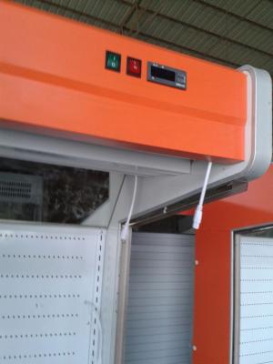 China Sistema de enfriamiento remoto del refrigerador de Multideck de la fruta y verdura del color anaranjado abierto de 3M en venta