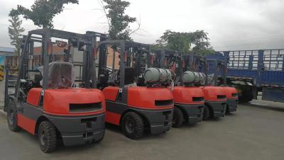 Chine Condition moteur diesel 3.5t élévateur de fourchette avec raccordement à mât de conteneur Isuzu japonais à vendre