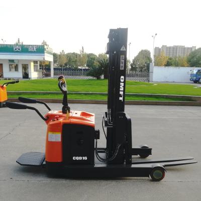 Κίνα CQD20 2ton 2000kg Stand-on Electric Reach Stacker Truck με 3,5m 3500mm Duplex Mast προς πώληση