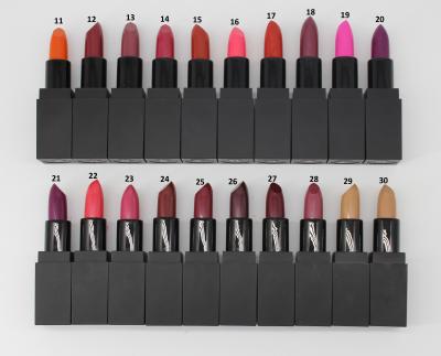 Chine Rouge à lèvres mat durable de velours facile au maquillage pour la marque de distributeur à vendre