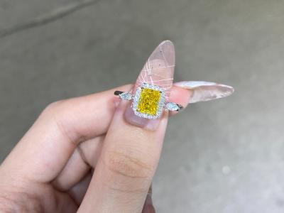 중국 1.08 ct 실험실은 공상적 생생한 노란 하피하트 다이아몬드 반지 18k 화이트 골드를 만들었습니다 판매용