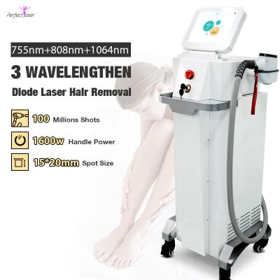 Cina Macchina di depilazione laser di diodo 808nm professionale con 2 maniglie e schermo touch colorato da 15,6 pollici in vendita