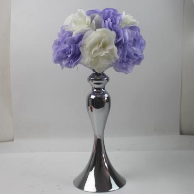 Chine Des fleurs artificielles 30cm Centre de la balle pour la décoration de table de fête à la fête des mères à vendre