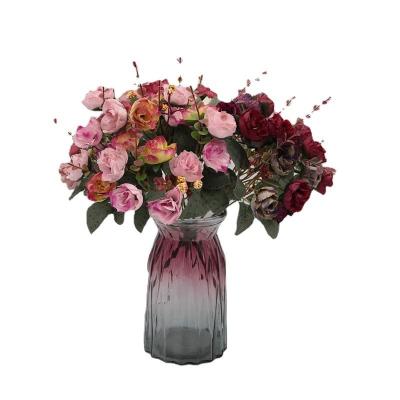 Chine De magnifiques roses en diamant artificiel en soie blanche pour les décorations de mariage à vendre