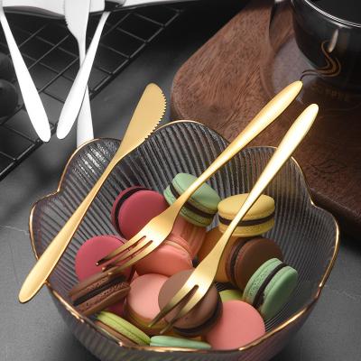 Chine Couverts modernes jetables en acier inoxydable en or et en argent pour la fête de mariage du restaurant à vendre
