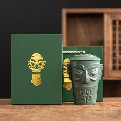 Chine Café de bureau ou cadeaux d'affaires durables tasse en céramique Sanxingdui avec couvercle et cuillère à vendre