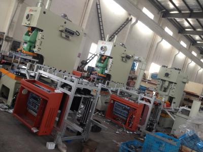 Cina Macchina automatica del contenitore di alimento del di alluminio di Multicavity di linea aerea, macchinario di perforazione in vendita