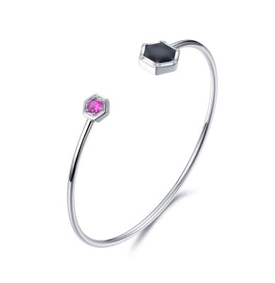 Chine 4.30g a personnalisé le coeur rouge de Sterling Silver Bangle For Ladies 6.0mm à vendre