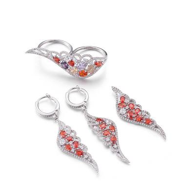 Chine La CZ blanche Ruby Dangle Earrings Sterling Silver rouge Wing Shaped à vendre