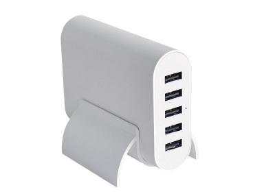 Cina CA 100V - il caricatore da tavolino ad alta velocità 5 di 240V USB Ports con la custodia in plastica di Resistan del fuoco in vendita