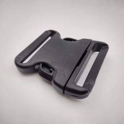 中国 YifengのバックパックのプラスチックはOEM ODMを1インチの革紐の調節装置締める 販売のため