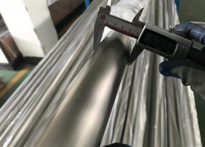 Κίνα Άνευ ραφής βαθμός 2 25 X 0,7 X 8000MM σωλήνων τιτανίου συνήθειας για τους ανταλλάκτες θερμότητας προς πώληση