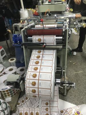 Cina Etichetta autoadesiva automatica che taglia la tagliatrice a stampo tagliente di carta adesiva automatica a macchina da rotolo al rotolo in vendita