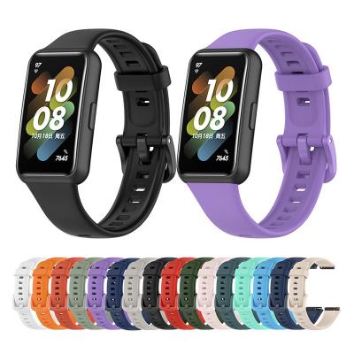 China a correia de relógio luxuosa da borracha de silicone de 15.8mm une as multi cores cabidas para Huawei 7 à venda