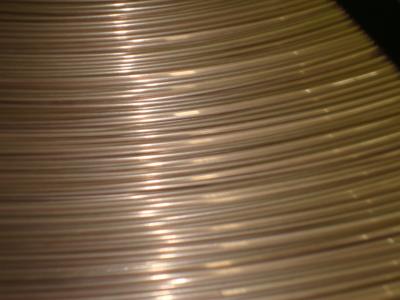 Cina cerchietto temprato rivestito bronzeo del filo di acciaio 0.24g/kg per le automobili con 2.4mmHT in vendita