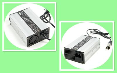 Cina caricabatteria astuto di 3A 24V automatico, litio di punti di Smart 4/caricatore batteria al piombo in vendita