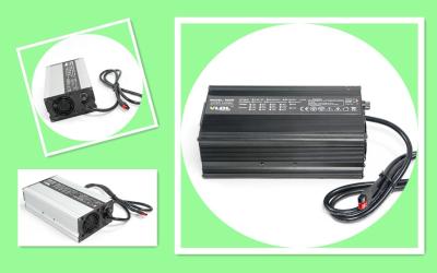 China Carregador de bateria bonde preto da motocicleta/carregador de bateria inteligente 60V do íon de Li 8A 600W à venda