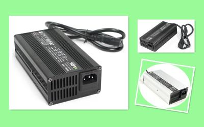Cina Caricabatteria astuto leggero 7A 29.4V 24V per la batteria al piombo, E - caricabatteria di mobilità in vendita