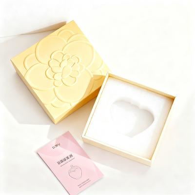 China Custom Unique 50ml Perfume Gift Set Box Women's Pink Rigid lid and base boxes Aromatherapy Packaging Made From Paper for sale