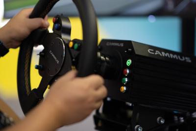 Cina 15Nm PC ergonomico Sim Racing Simulator con l'unità rispondente del pedale in vendita