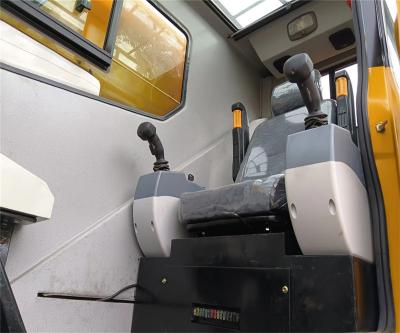 Chine QY130K Grue de camion Tadano équipée d'une vanne hydraulique Eaton à vendre