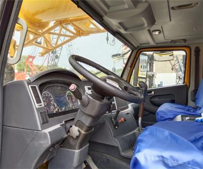 Chine QY130K Grue de camion Tadano équipée d'une vanne hydraulique Eaton à vendre