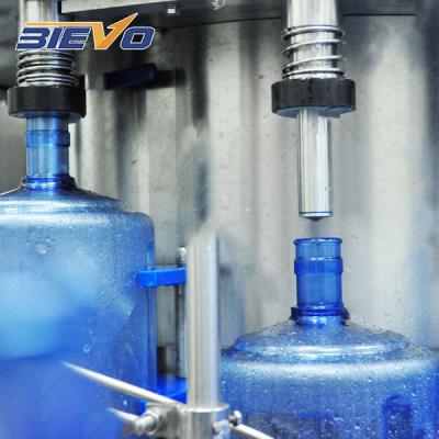 China 18.9 / 20L vat 1 2 3 4 de Machine 600BPH van het 5 Gallonflessenvullen Te koop