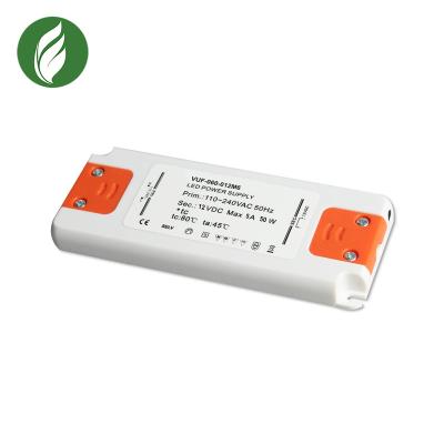 China Peso leve ultra fino do motorista IP20 do diodo emissor de luz da compatibilidade eletrónica 12V 5A para luzes de tira à venda