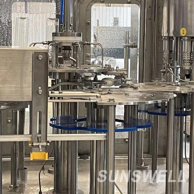 Chine Machine de ligne de production de type rotatif à ressort à eau de rinçage à embouteillage à capot monobloc à vendre