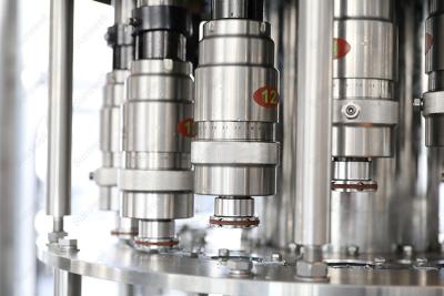 China Máquina de rellenar en botella ANIMAL DOMÉSTICO de Combibloc del agua potable con completamente automático en venta