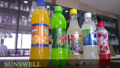 中国 ペットびんの炭酸充填機、清涼飲料の自動満ちるライン 販売のため
