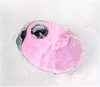 Cina Induzione senza fili della spazzola di Exfoliator del fronte del silicone che addebita tutto il tipo della pelle in vendita