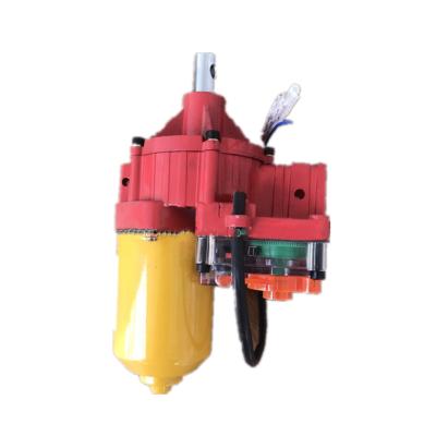 Cina Motore rotolo a serra a pellicola multi-span con coppia di 60 N/M in rosso blu e giallo in vendita