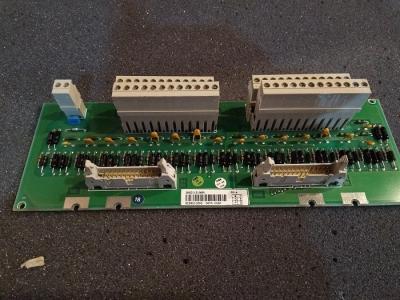 中国 DSTA155P ABB S100 I / Oターミネーションユニット接続ユニットPLCスペアパーツ3BSE018323R1 販売のため